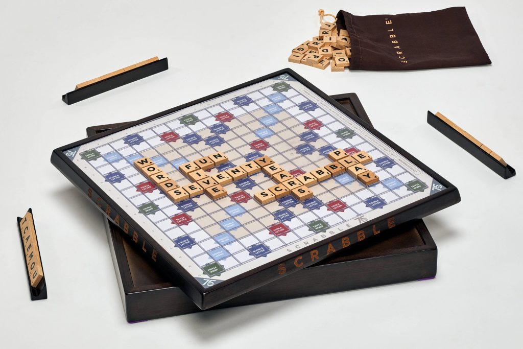 Scrabble: el rey de los juegos de palabras cumple 75 - Más Información