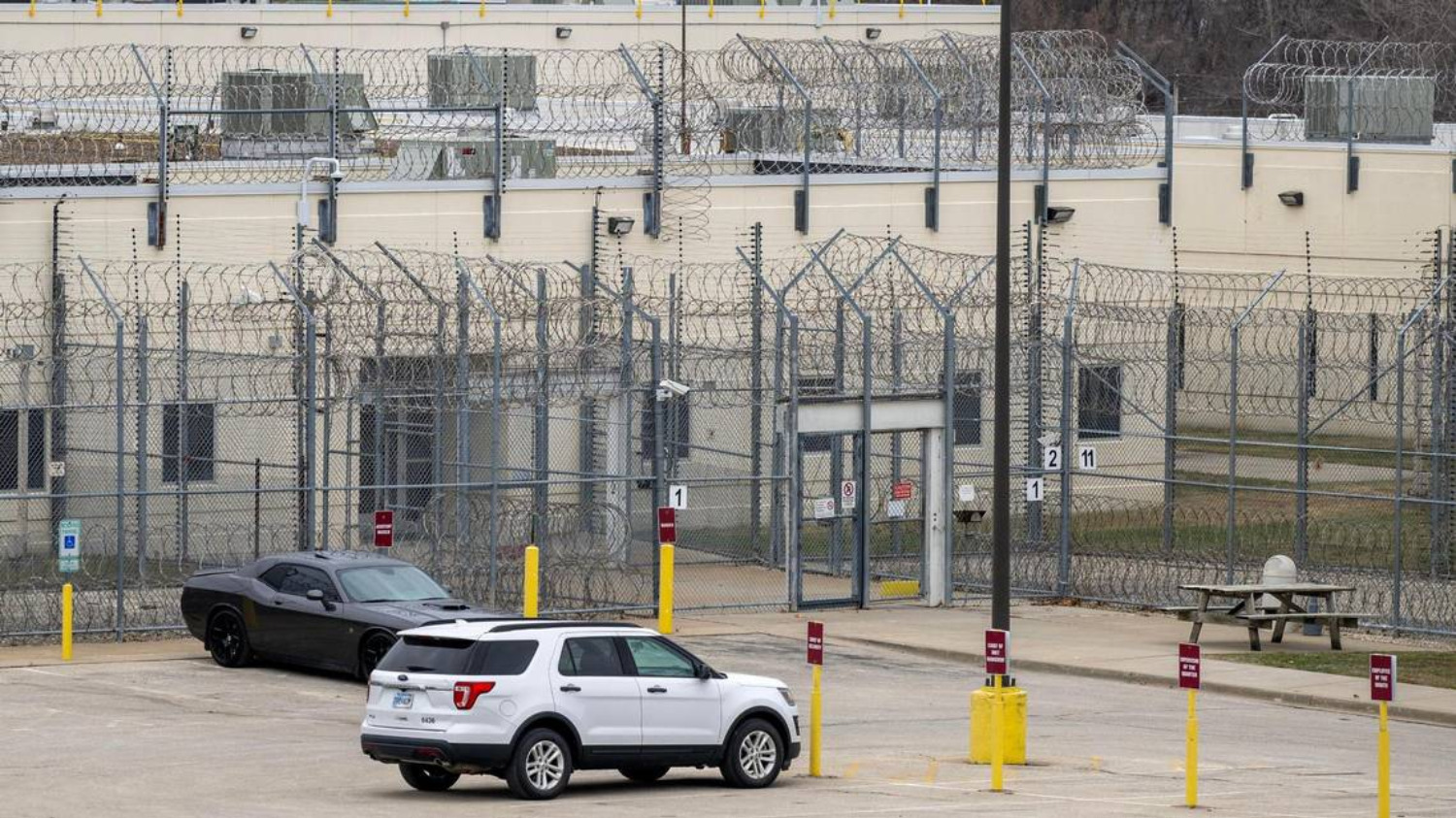 EU reabre cárceles privadas para migrantes detenidos - Más Información