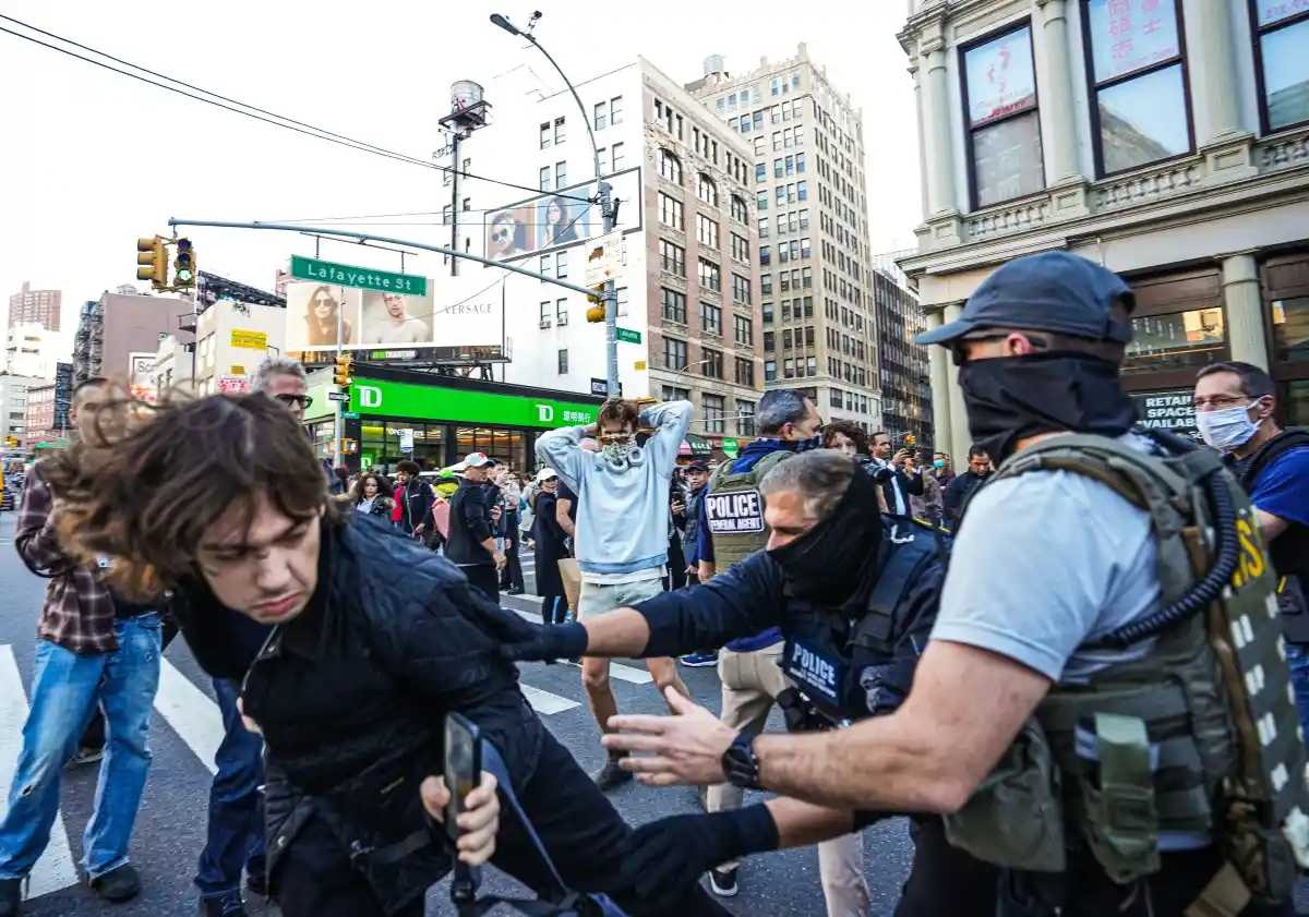 Redada del ICE en NY desata caos y protestas - Más Información