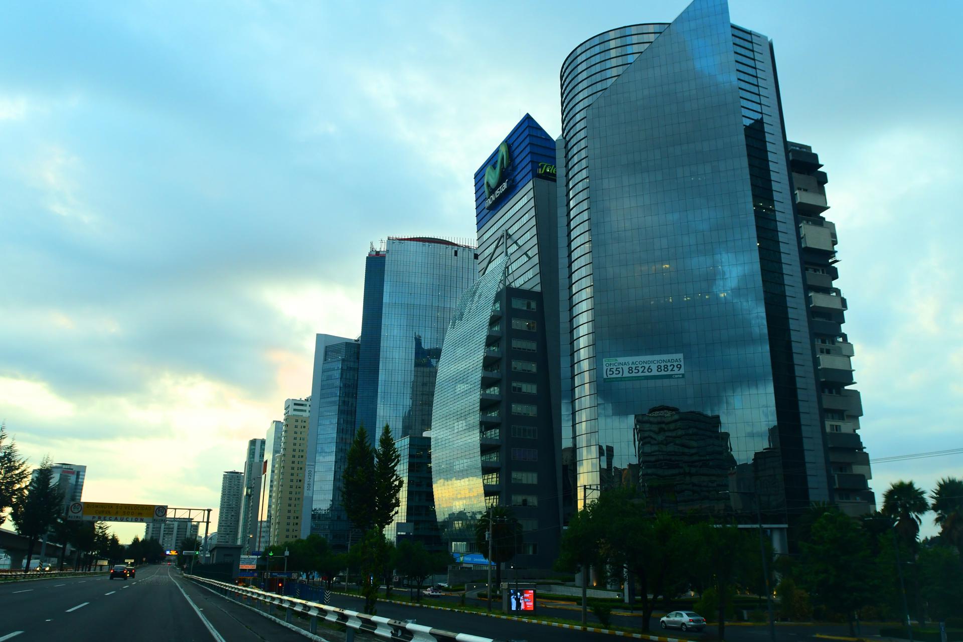 Cae 10% la inversión fija bruta - Más Información